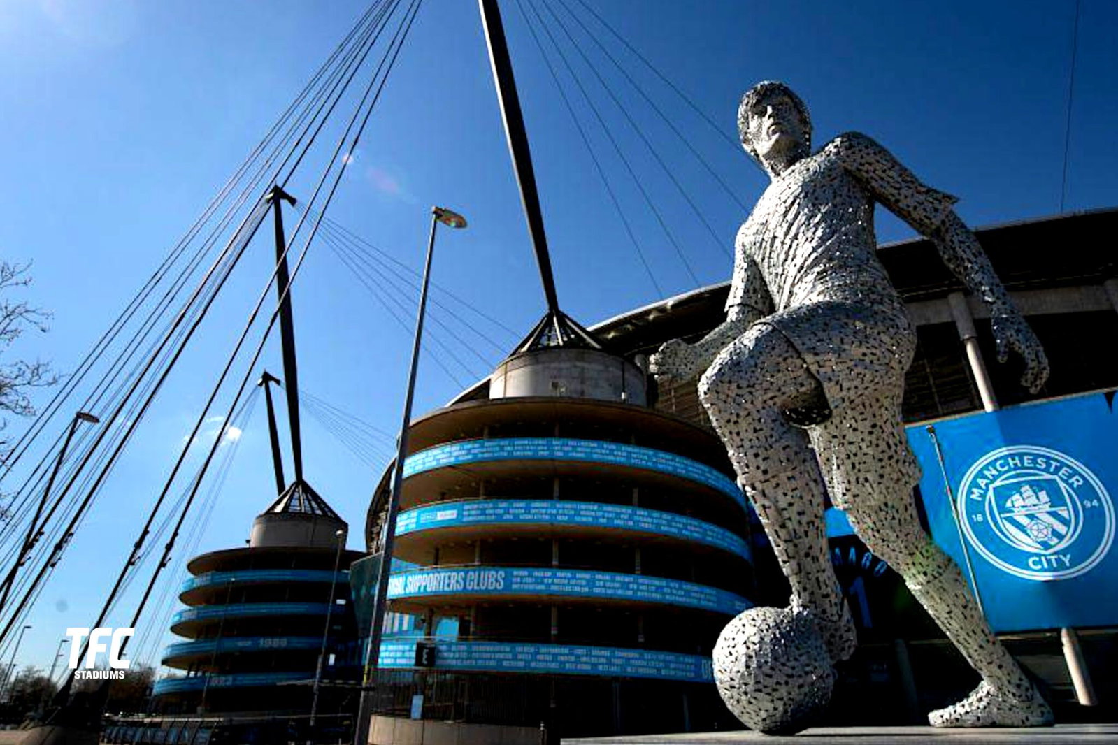 The David Silva Statue at the Etihad - David Silva’s Statue at the ...